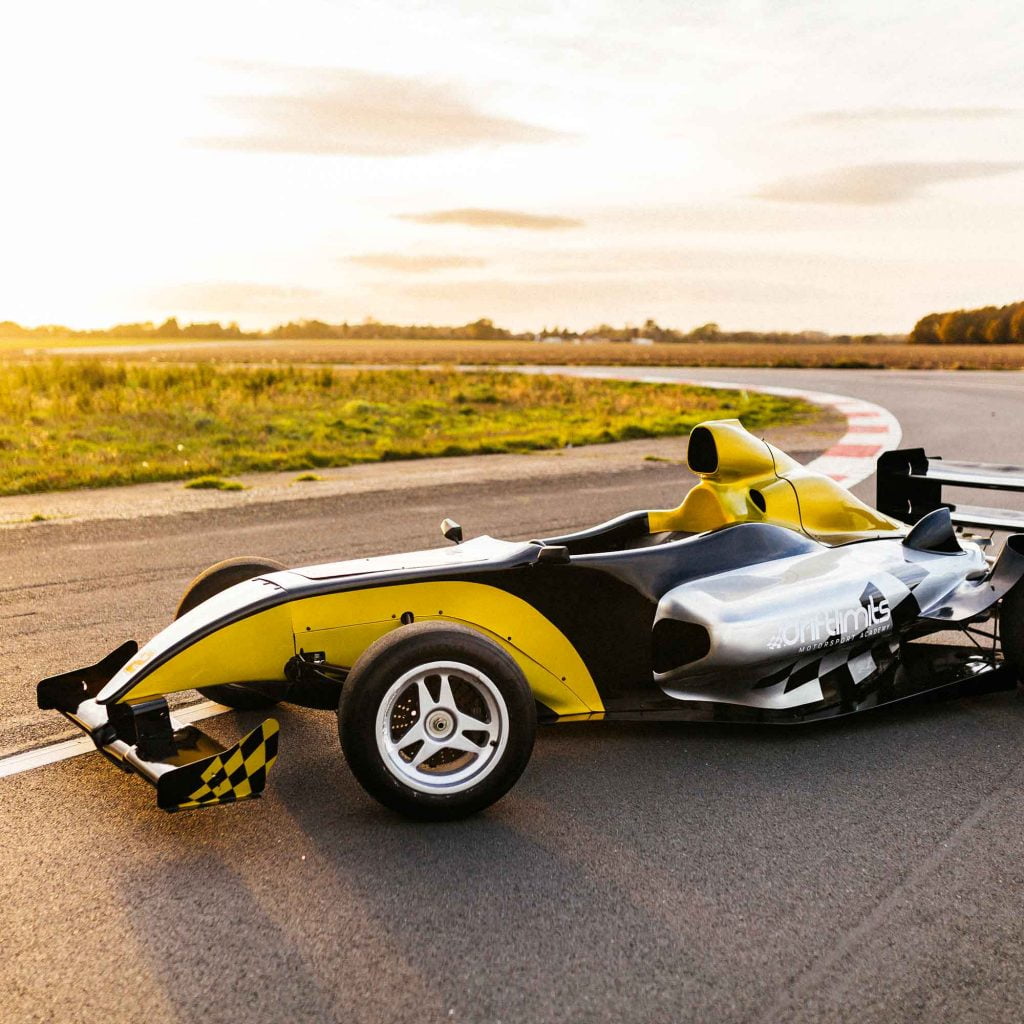 F1000 Single Seater Experiences - Fast, Fun Formula Cars at Drift Limits